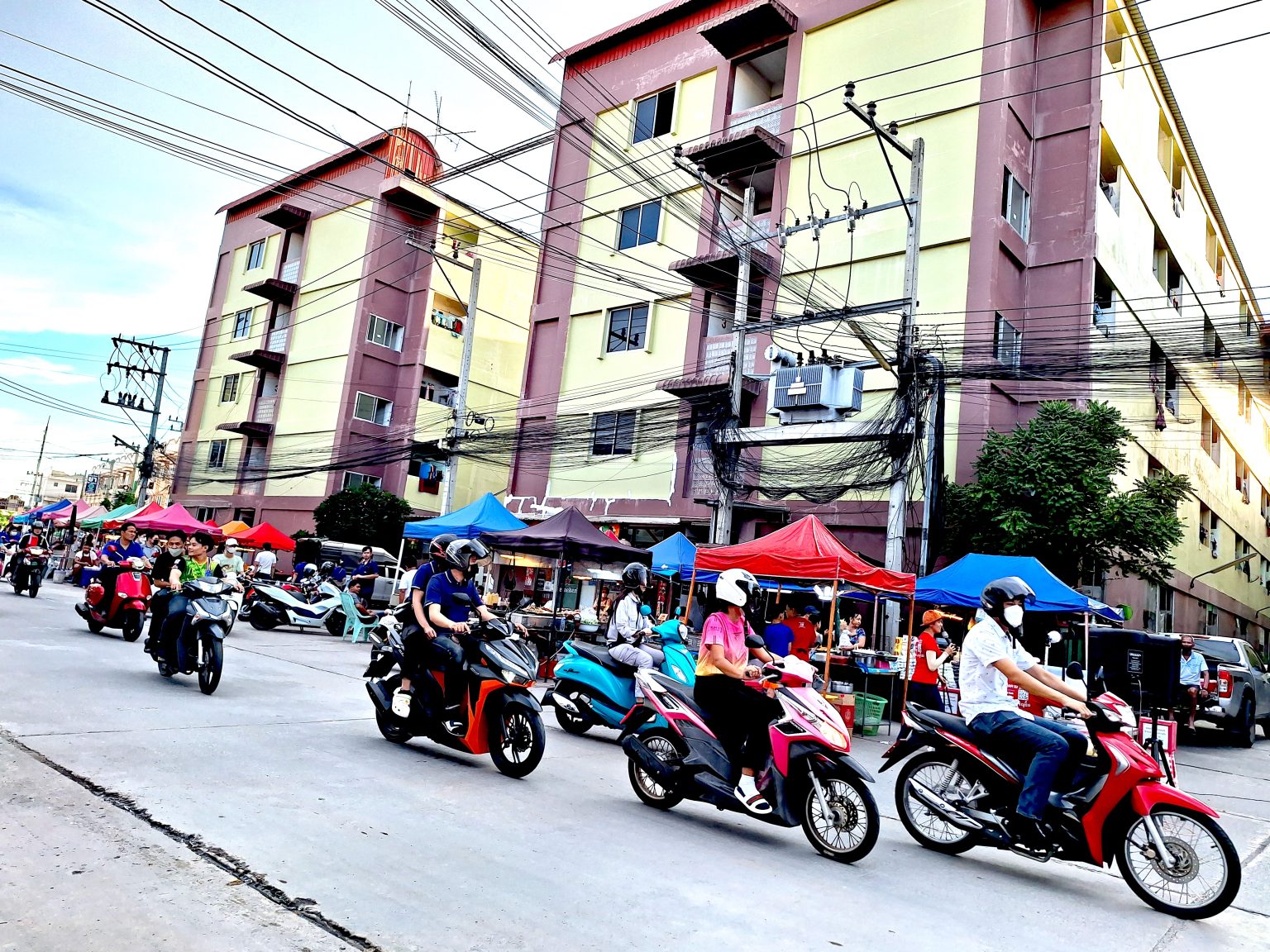 Into the Life of Myanmar Women Factory Workers - Visual Rebellion ...